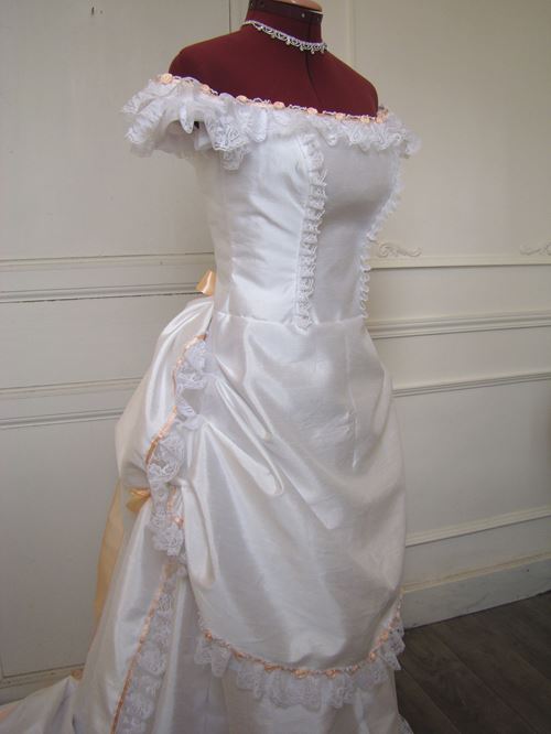 Robe à Tournure du 19ème