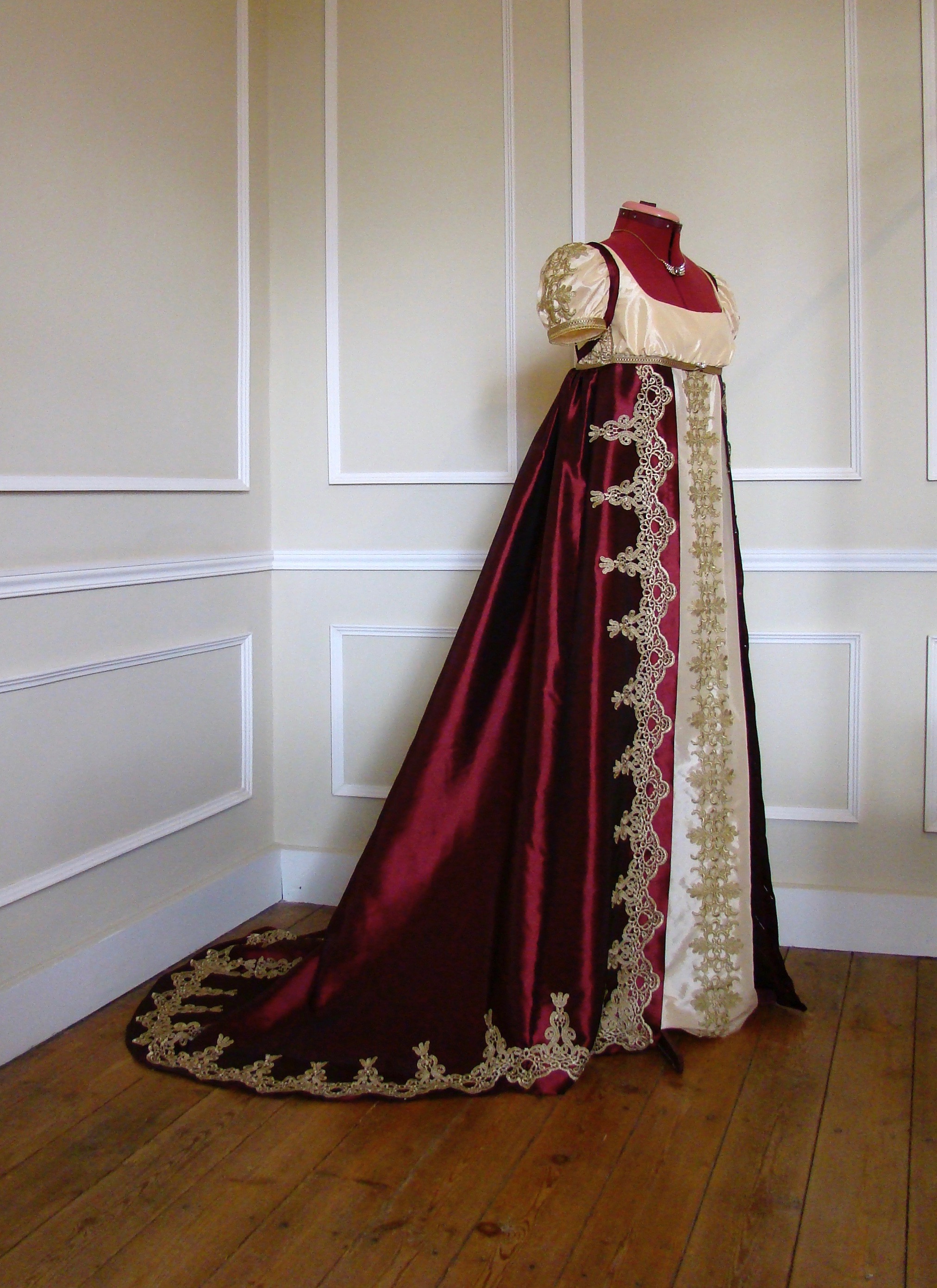 Robe de cour Ier Empire